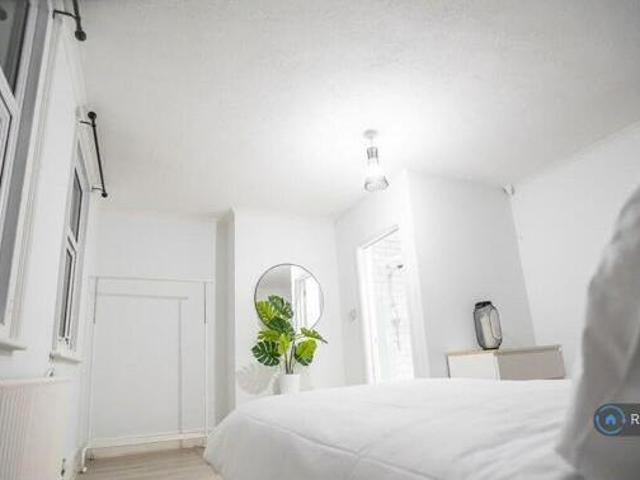 1 Bedroom House Share For Rent In Reading