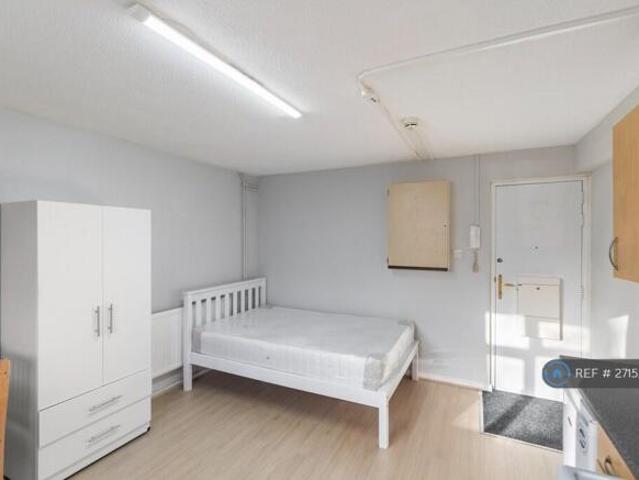 1 bedroom house share for rent in Rickmansworth Road, Watford, WD18