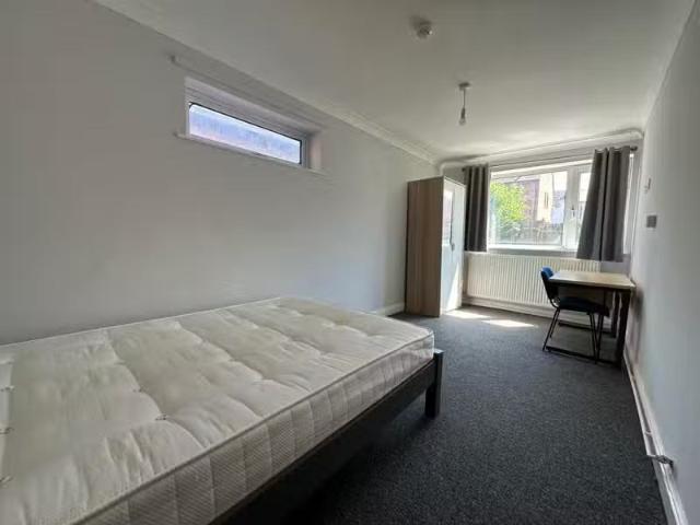1 bedroom house share for rent in Russell Terrace, Leamington.