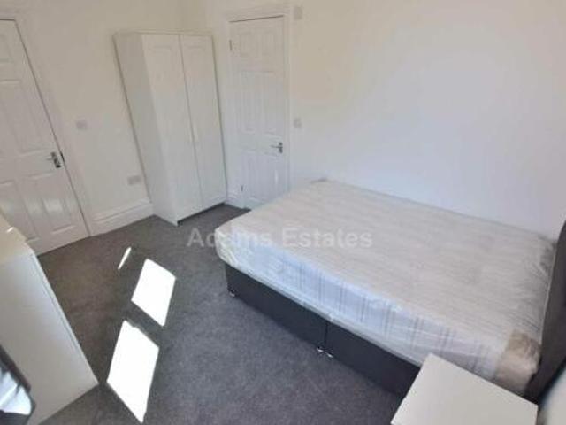 1 Bedroom House Share For Rent In Wokingham Road