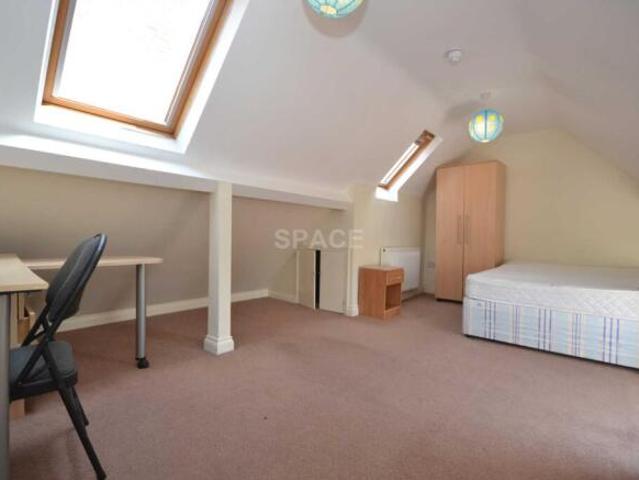 1 bedroom house share for rent in Wokingham Road, Earley, Reading, Berkshire, RG6 1LG, RG6