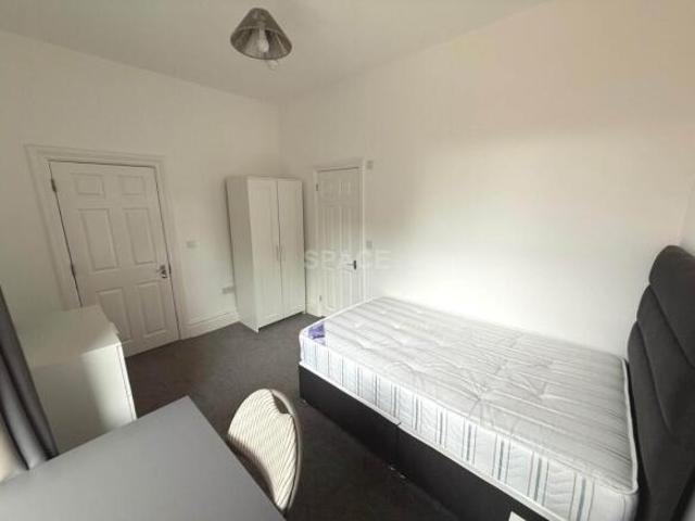 1 bedroom house share for rent in Wokingham Road, Reading, Berkshire, RG6 1JL Room 4, RG6