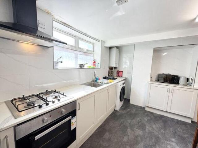 1 bedroom house share for rent in Woodsley Road, LS3