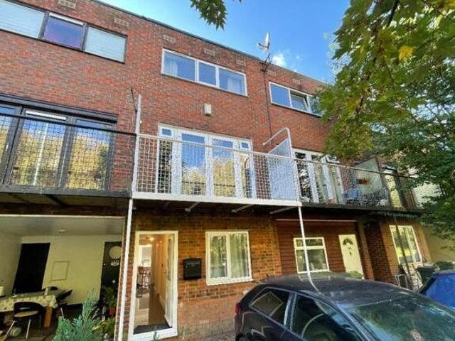 1 Bedroom House Share For Rent In Waterside, Peartree Bridge