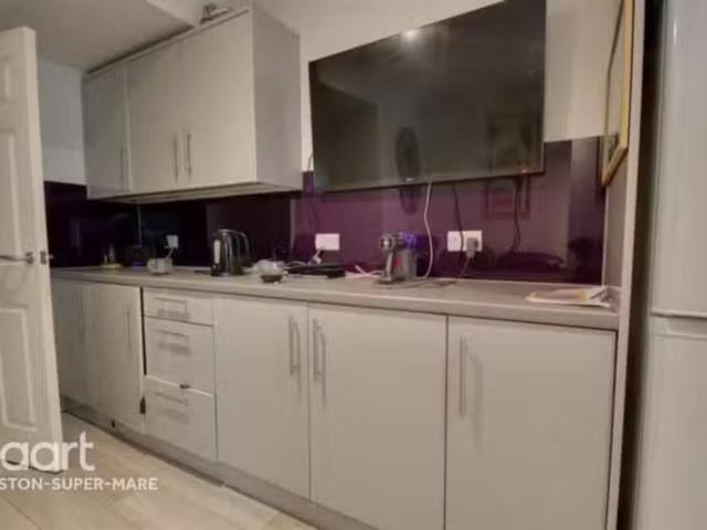 1 bedroom house share for rent in Walliscote Road South, Westo.