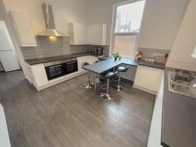 1 bedroom house share for rent in Walton Village, L4 6TN,, L4