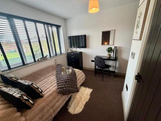 1 bedroom house share for rent in Warwick Road, Walton, Peterborough, PE4
