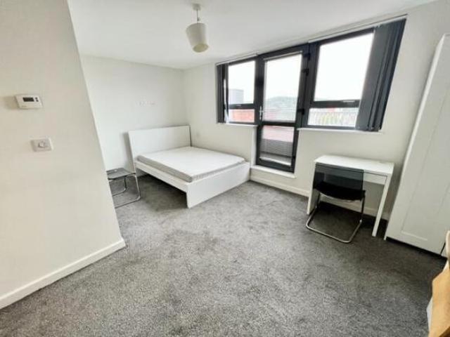 1 bedroom house share for rent in Well Meadow Drive, Sheffield, S3