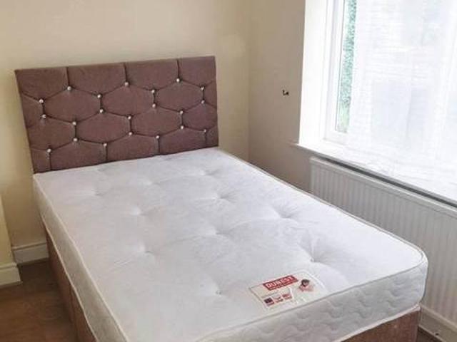 1 bedroom house share for rent in Wellington Road South Stockport SK2