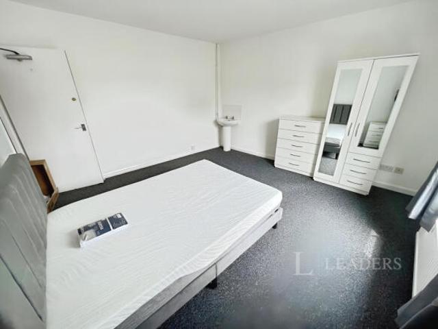 1 bedroom house share for rent in Wellington Street, Luton, Bedfordshire, LU1