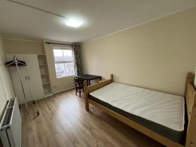 1 bedroom house share for rent in West Street, Bedminster, Bri.