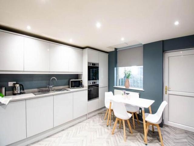 1 bedroom house share for rent in Westover Road Room 1, Bramley, Leeds, LS13