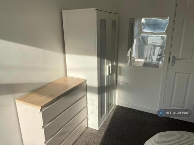 1 bedroom house share for rent in Wilderspool Causeway, Warrington, WA4