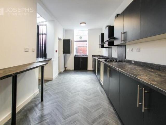 1 bedroom house share for rent in Willows Lane, Bolton, Greater Manchester, BL3