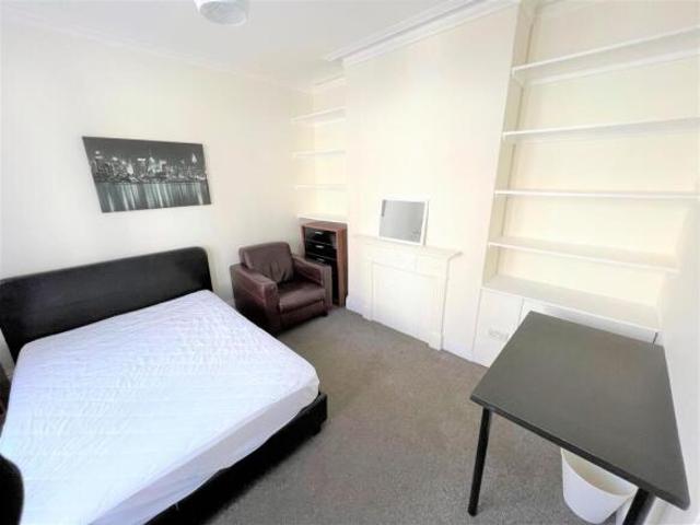 1 bedroom house share for rent in Wisborough Road, Southsea, PO5