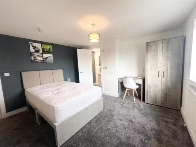 1 bedroom house share for rent in Wynotham Street, Burnley, BB10