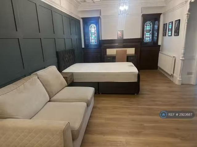 1 bedroom house share for rent in Town Lane, Bradford, BD10