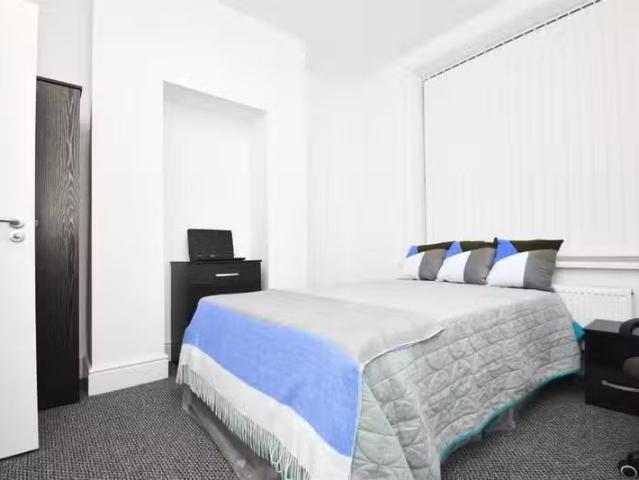 1 bedroom house share for rent in Towneley Street, Burnley, BB10