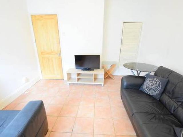 1 bedroom house share for rent in Thesiger St One Room Available 20 21 LN5