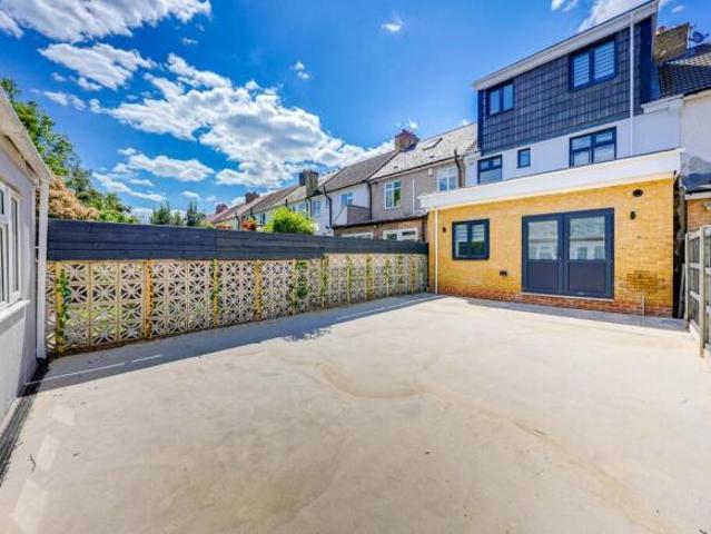 1 bedroom house share for rent in Trosley Avenue, Gravesend, DA11