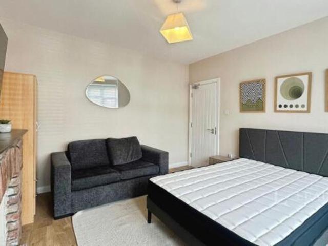 1 bedroom house share for rent in Tudor Road, Luton, Bedfordshire, LU3