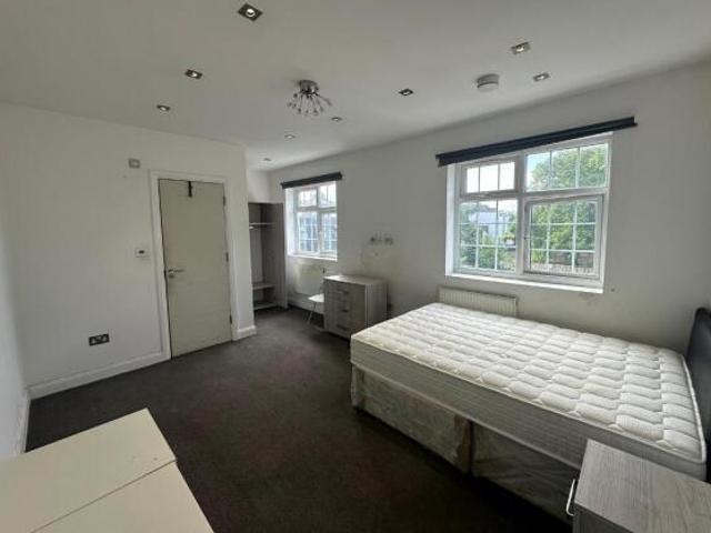 1 bedroom house share for rent in Uxbridge Road, Shepherds Bush, London, W12 9DT, W12