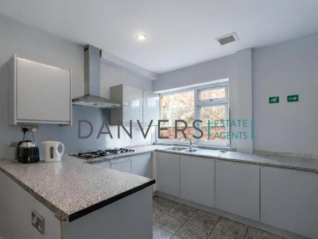 1 bedroom house share for rent in Victoria Park Road, Leicester, LE2