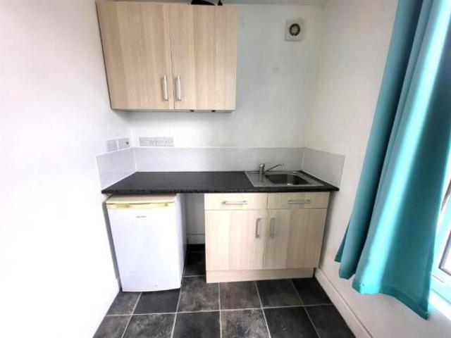 1 bedroom house share for rent in Victoria Road, Wednesfield, Wolverhampton, WV11 1RU, WV11