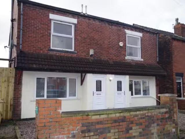 1 bedroom house share for rent in Victory Road, Little Lever.