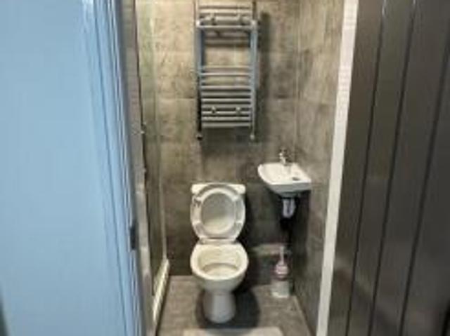 1 bedroom house share for rent in X1 Double Room, Bishop Close, B45 Ols, B45