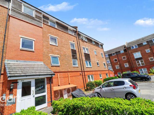 1 bedroom house share for rent in Yersin Court, SWINDON, SN1