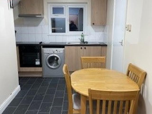 1 bedroom House share To Let