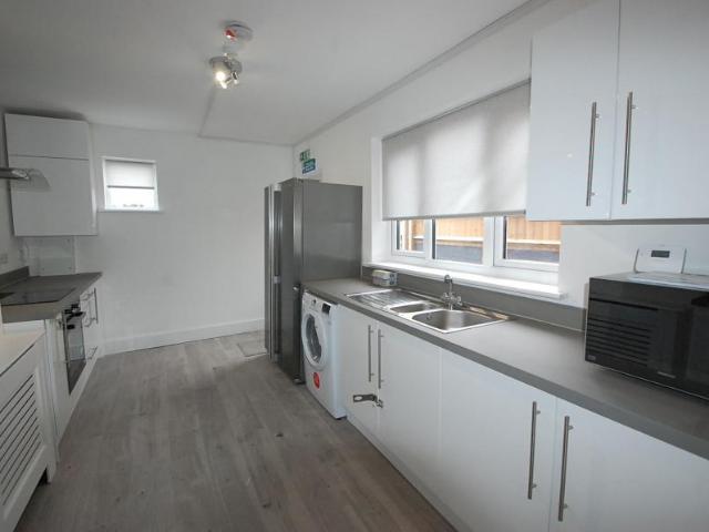 1 bedroom House share To Let