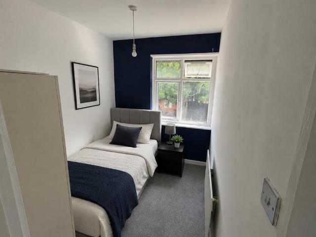 1 bedroom house share to rent