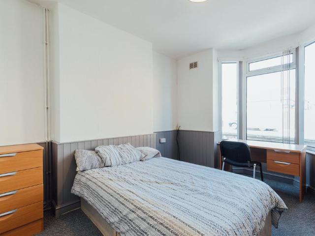 1 bedroom house share to rent