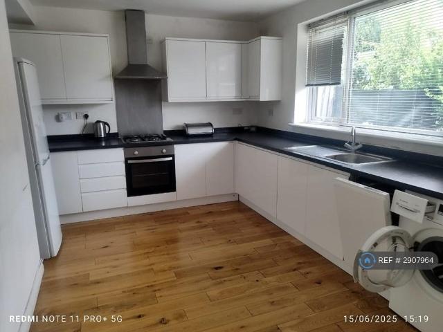 1 bedroom house share to rent