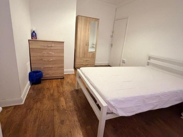 1 bedroom house share to rent