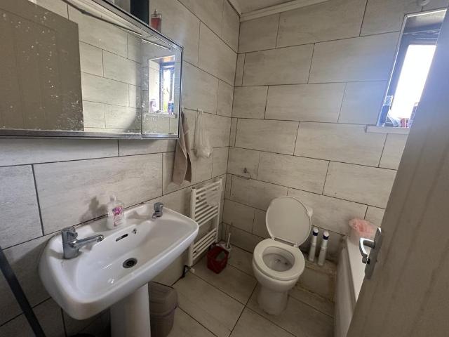 1 bedroom house share to rent