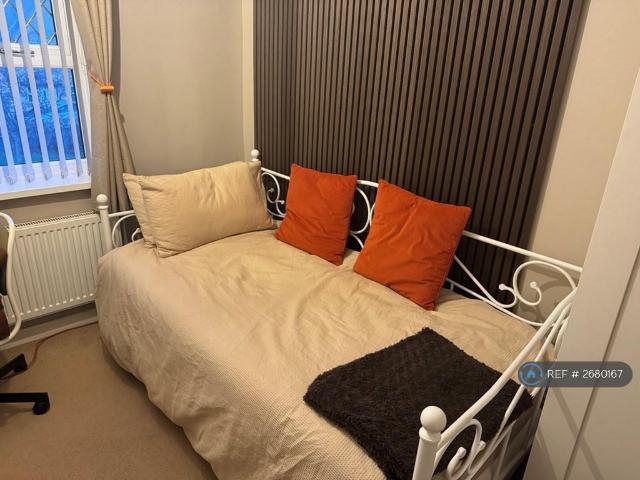 1 bedroom house share to rent