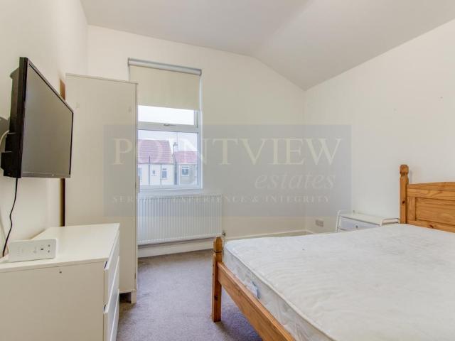 1 bedroom house share to rent