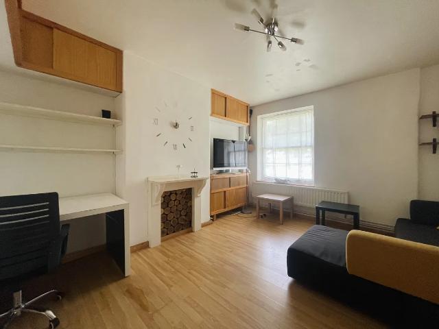 1 bedroom house share to rent
