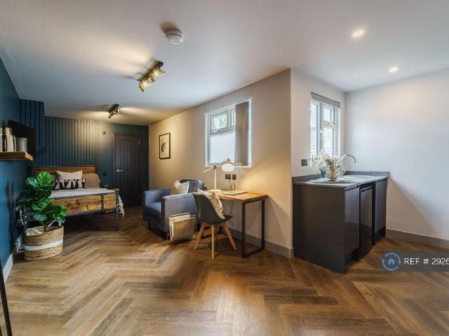 1 bedroom house share to rent