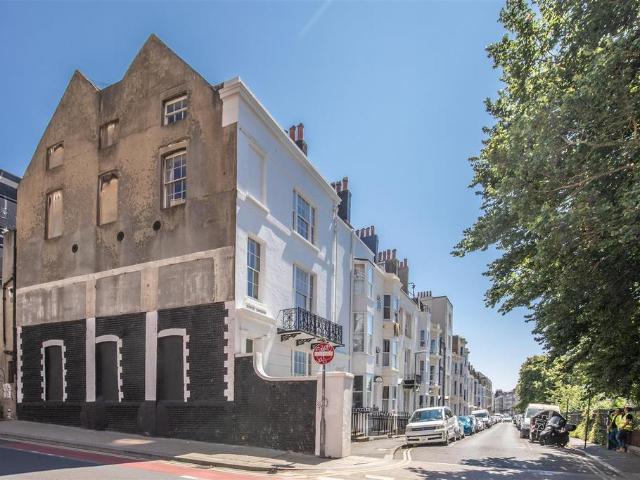 1 bedroom house share to rent