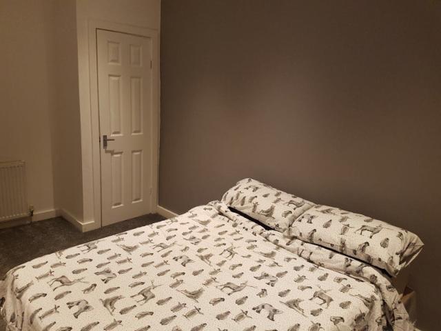 1 bedroom house share to rent