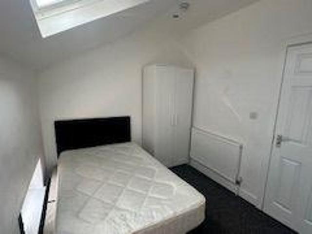 1 bedroom house share to rent
