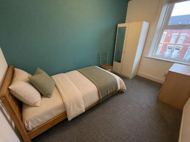 1 bedroom house share to rent