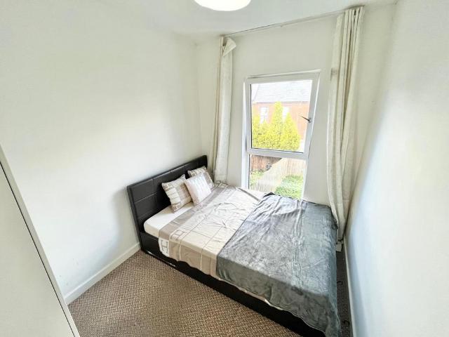 1 bedroom house share to rent