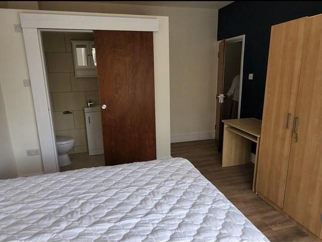 1 bedroom house share to rent