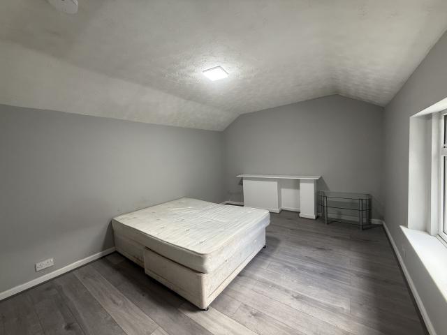 1 bedroom house share to rent