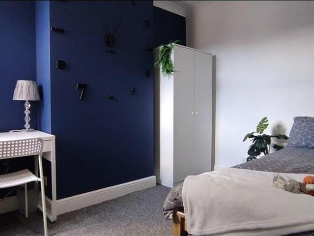 1 bedroom house share to rent